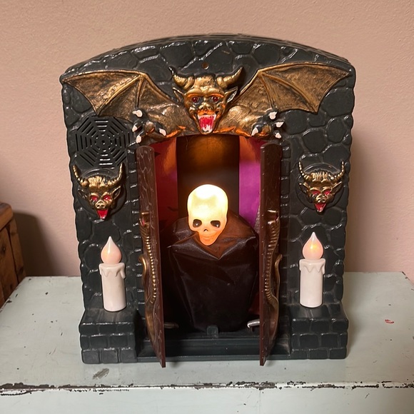 Holiday | Halloween Prop Vintage Animated Skeleton Tomb Rare Lights ...